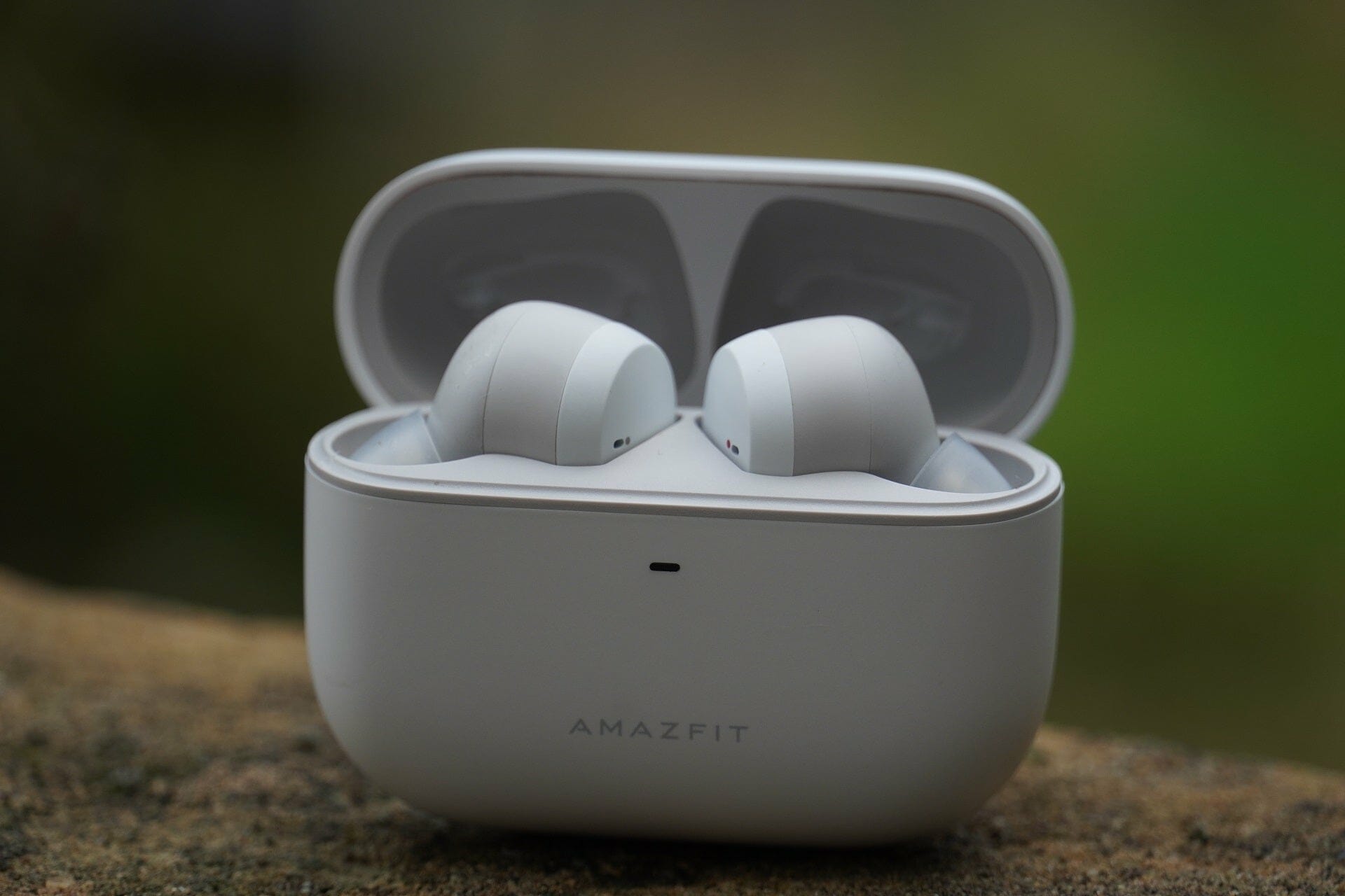 How To Charge Wireless Earbuds?
