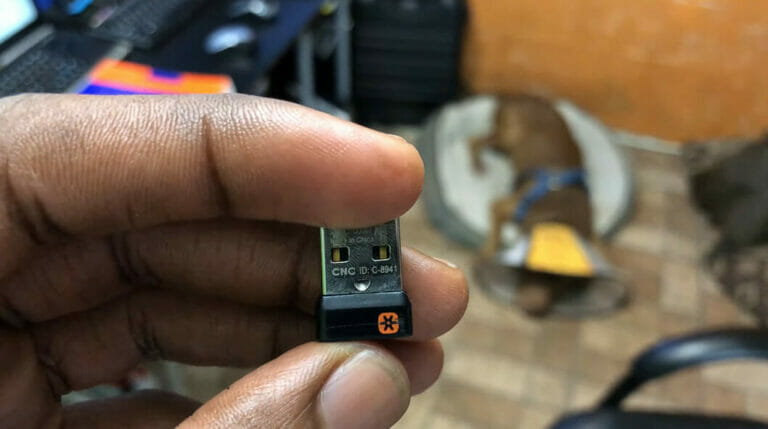 How To Connect A Logitech Wireless Keyboard (2 Methods)